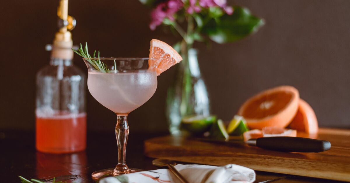 How to Make Zero-Sugar Simple Syrup | Ochsner Health