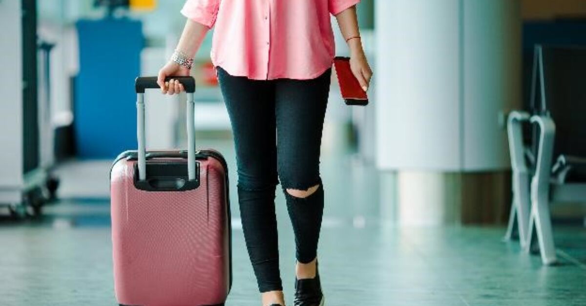 Tips to Stay Healthy on an Airplane | Ochsner Health