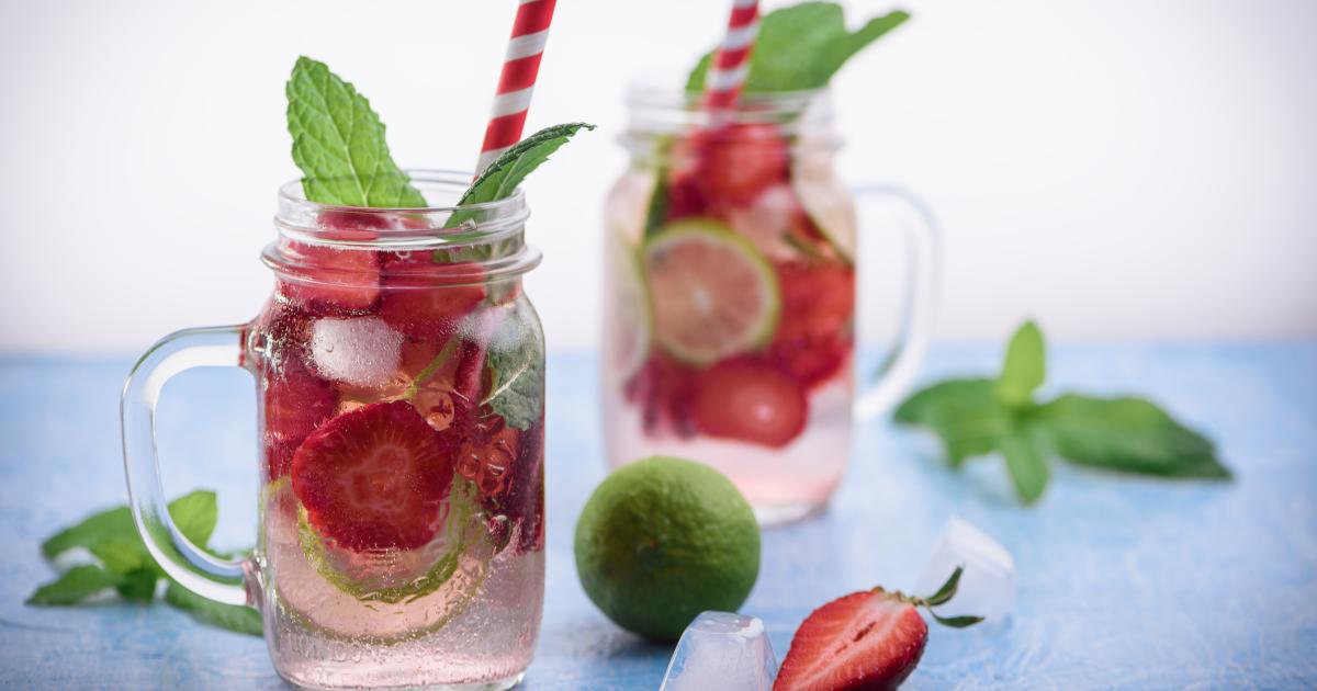 Sparkling Pink Lemonade Zero-Proof Cocktail Recipe | Ochsner Health